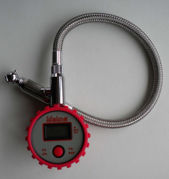LIFELINE Digital Tyre Pressure Gauge PSI BAR KG Kpa Accurate 1 