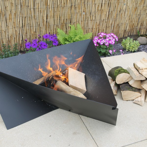 Made O' Metal Large Triangular Steel Garden Patio Camping Fire Pit Log ...